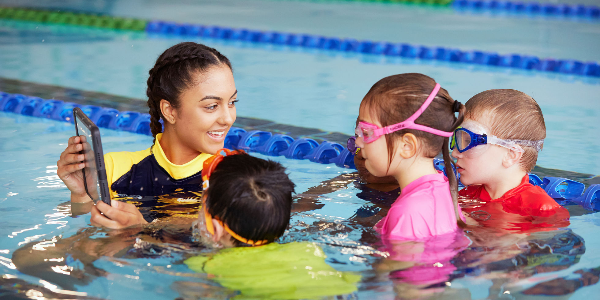 12 signs it’s time to go digital in your swim school - Udio