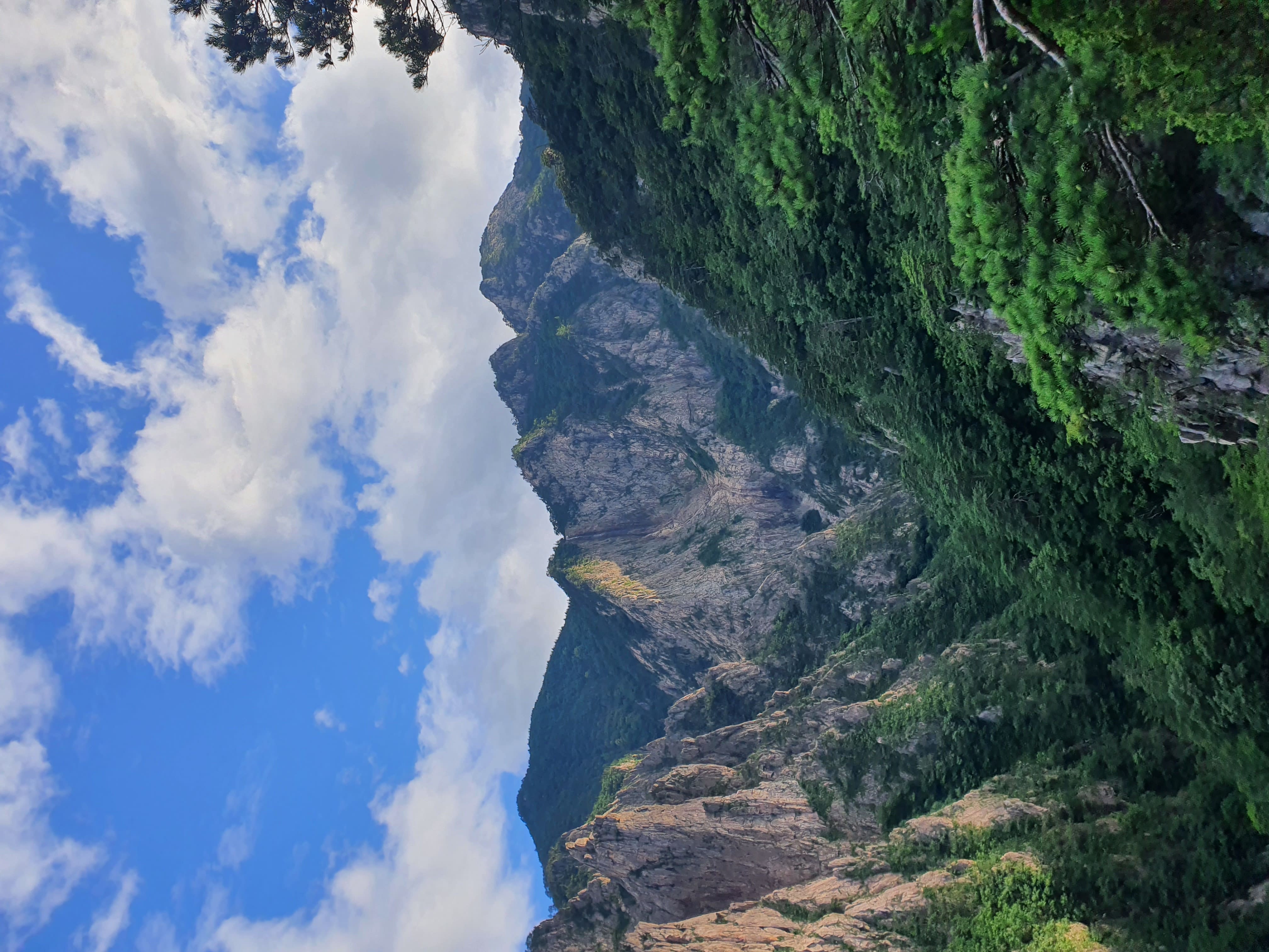 La randonnée à faire dans le parc national de Seoraksan en Corée du Sud ...