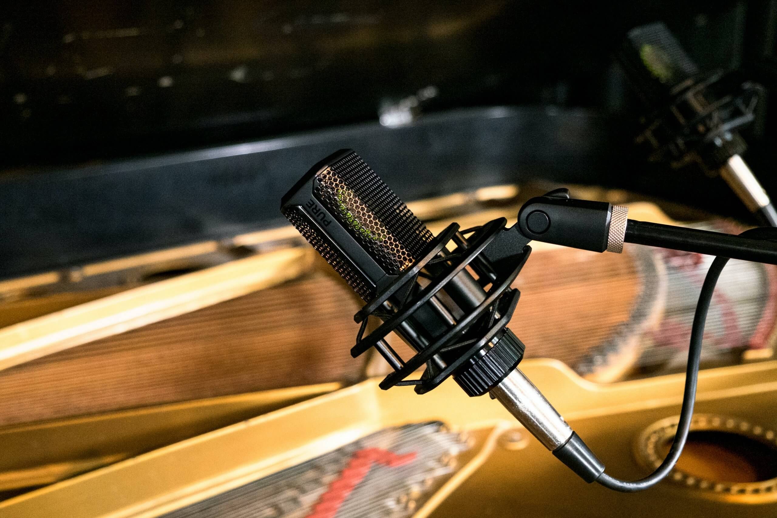 Best Piano Microphones for Church Worship - The Visible NewsCast
