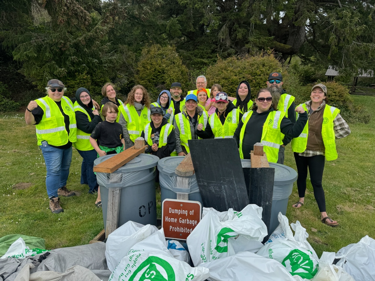 IBEW 280 Sister Beach Clean-up
