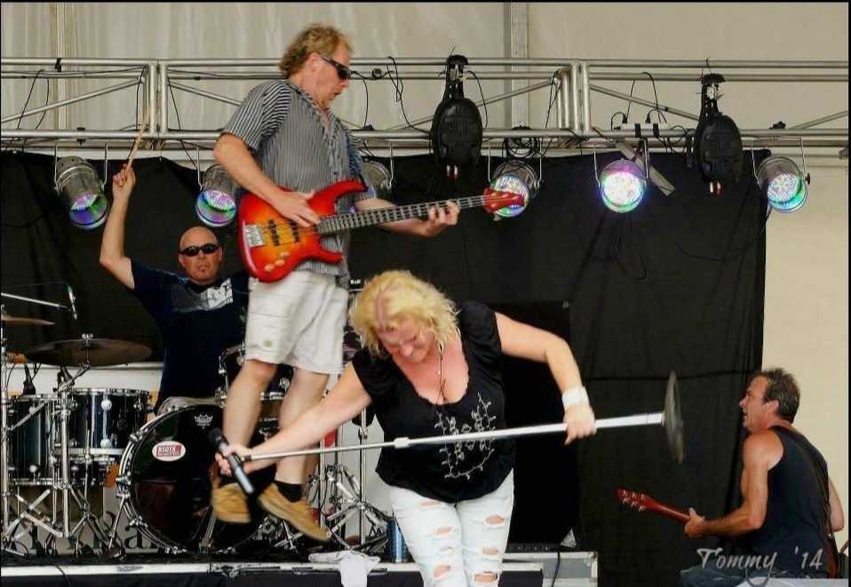 The shelly Rastin Band Duc d'Orléans II River Cruise