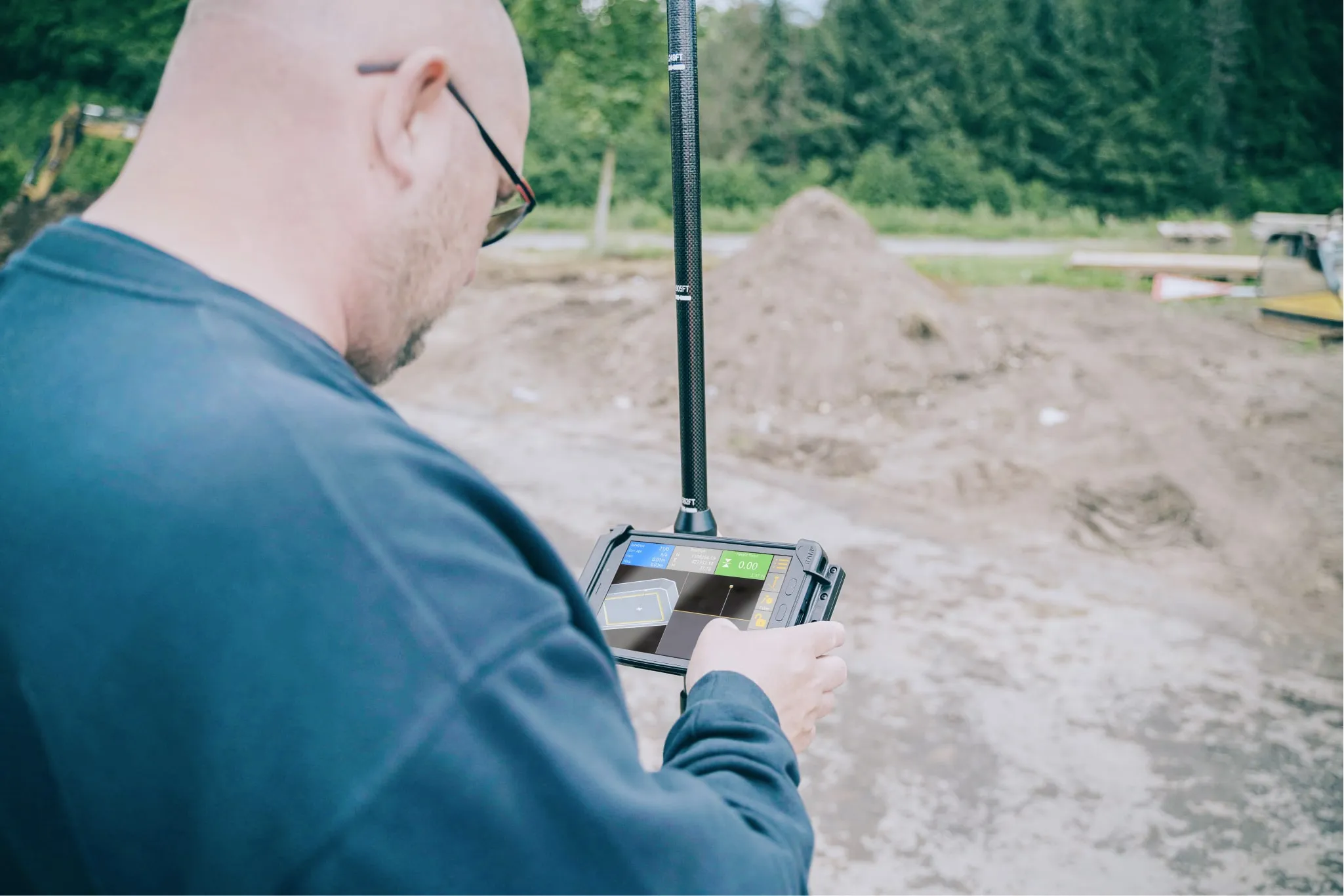 UnicontrolRover: A SIMPLE GPS Rover for Surveying