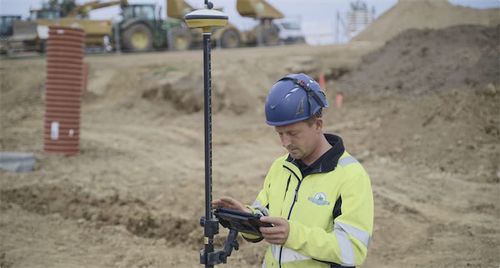 UnicontrolRover: A SIMPLE GPS Rover for Surveying