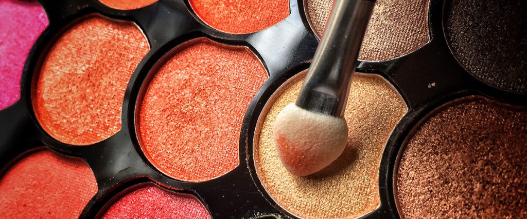 Stand Out: Custom Eyeshadow Boxes for Makeup Success