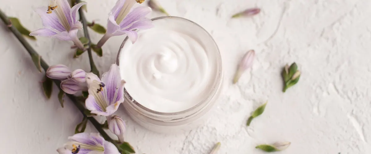 Anticipating 2022's Body Cream Box Design Trends