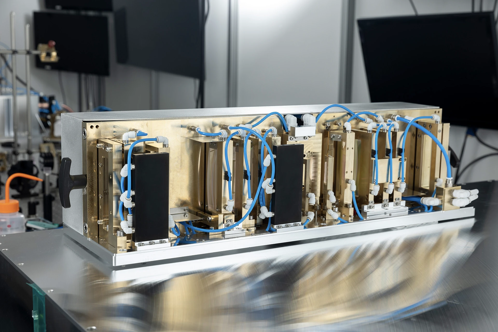 The new GenerationAMPHOS 3000