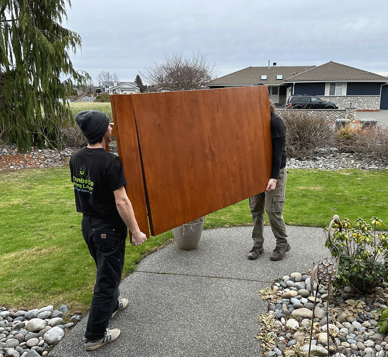 Everett WA movers | Movers Service Near Me | Thumbs Up Movers