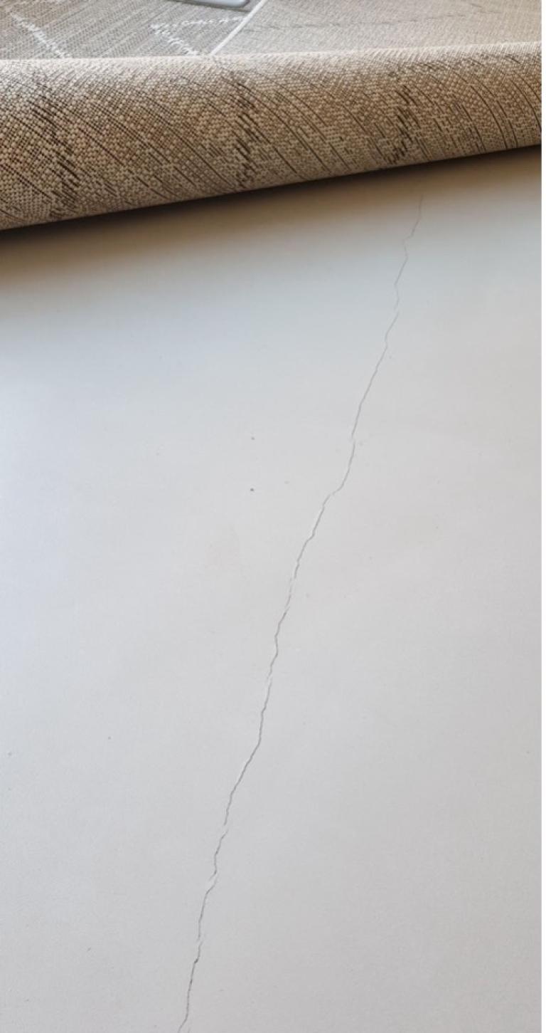 Scheuren in de gietvloer Gietvloer kenmerken | M2 Vloeren