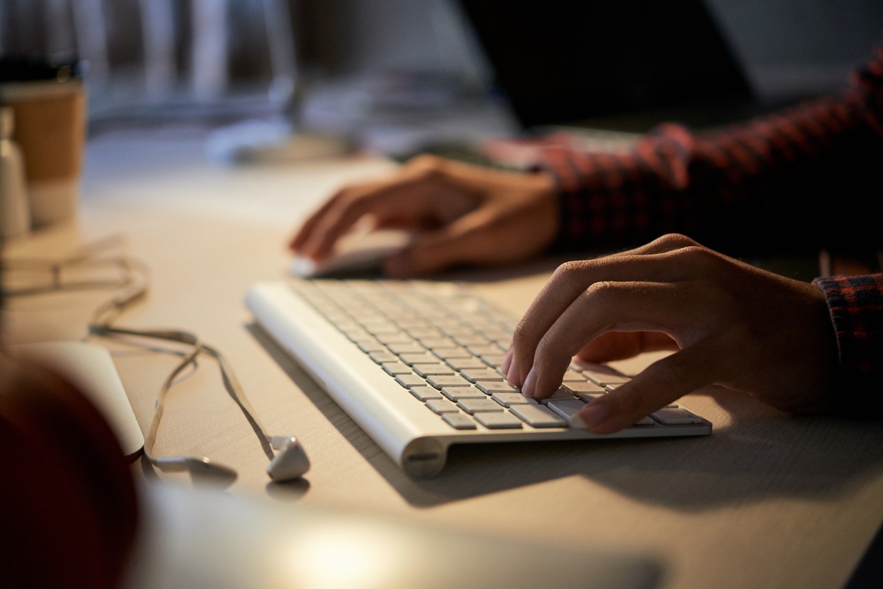 How to Write AI Chatbot Scripts with Examples & Tips - LiveChatAI.com