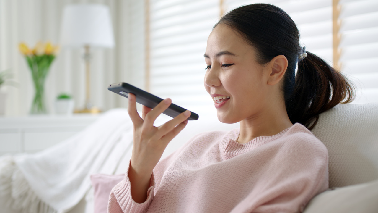 6 Ways to Make Chatbot Sound More Human - LiveChatAI.com