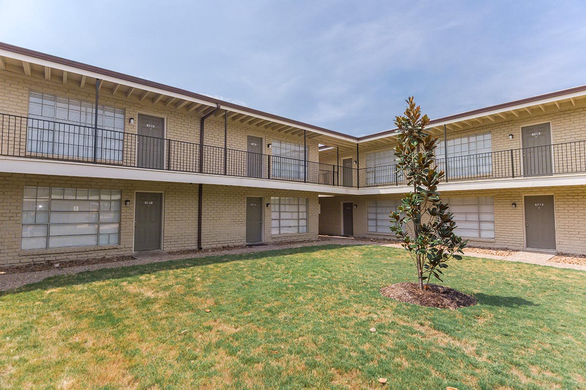 Country Club Place, Barvin Group