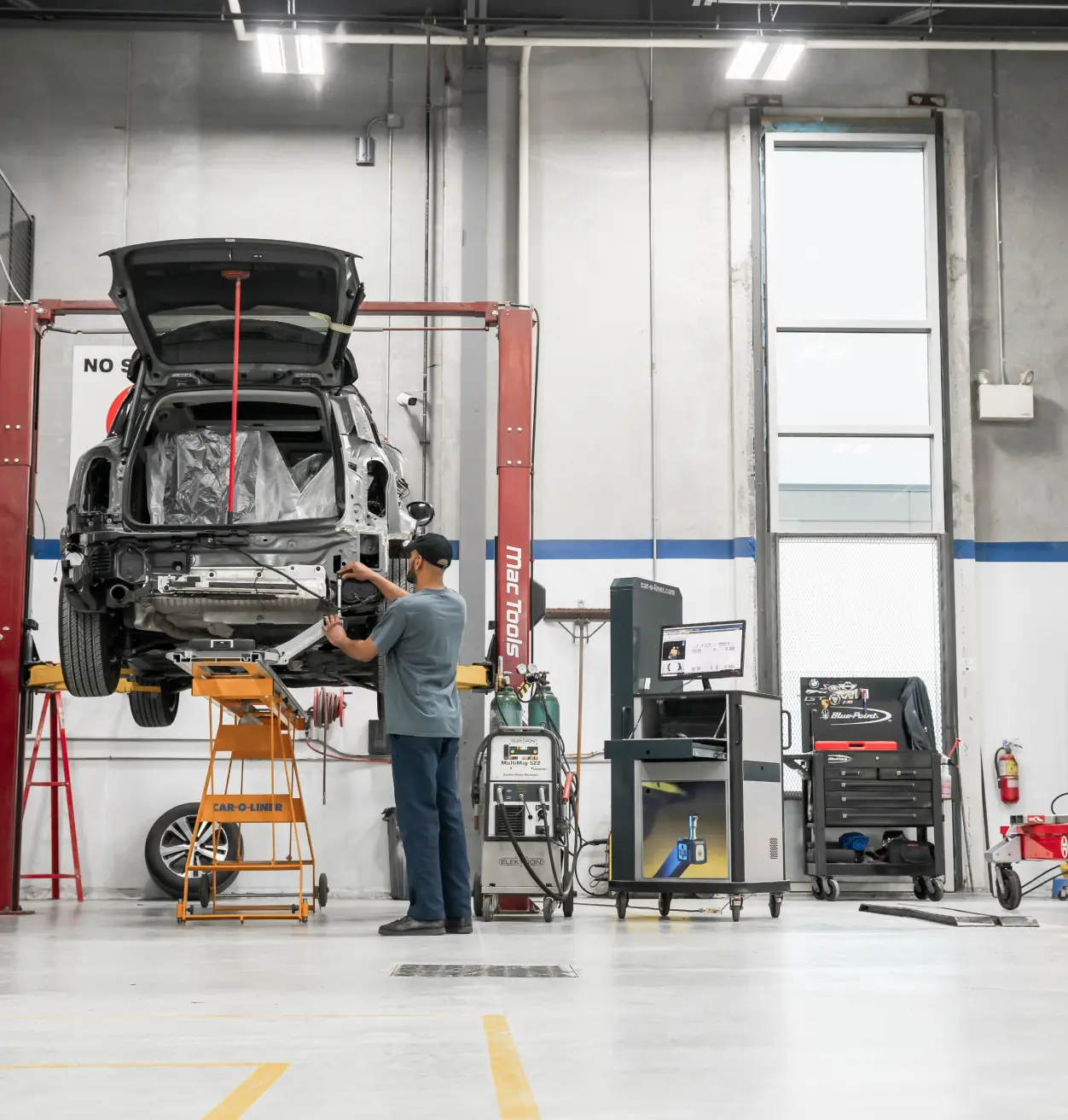 BMW Certified Collision Centre Ontario | CSN 427 Auto Collision