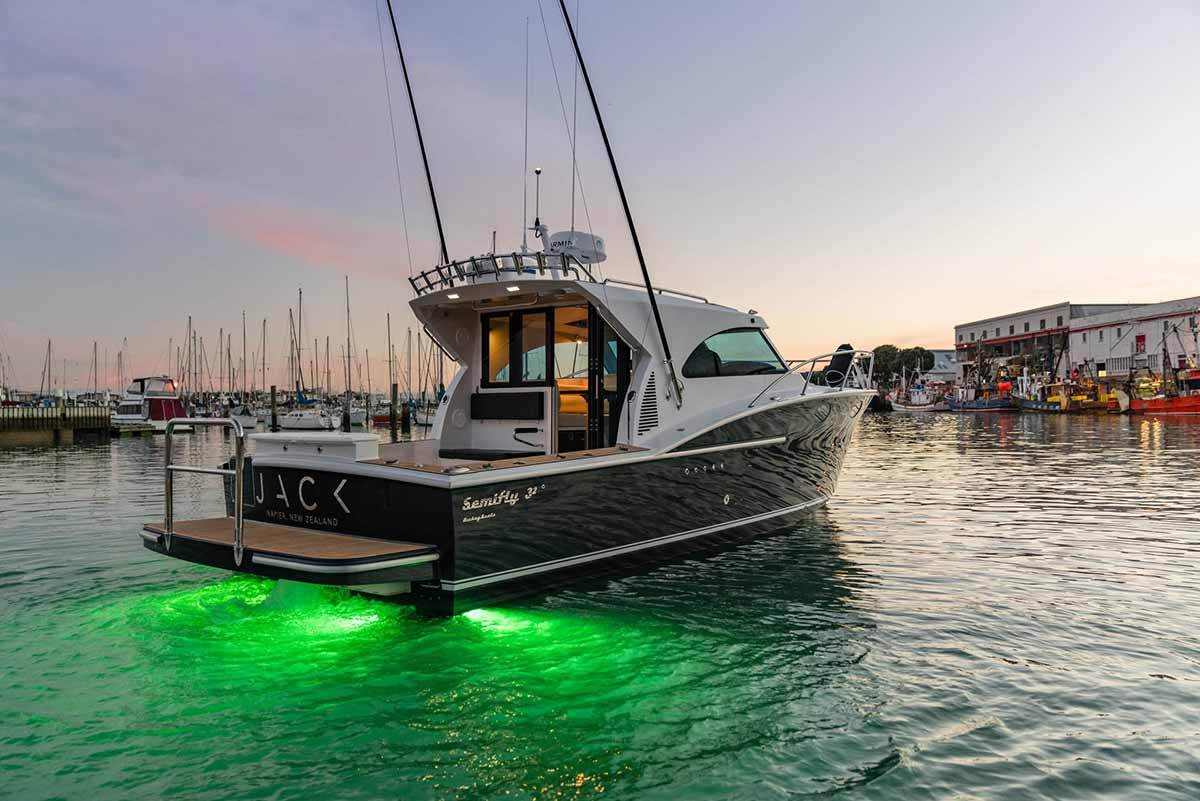 Dickey Boats Semifly 32