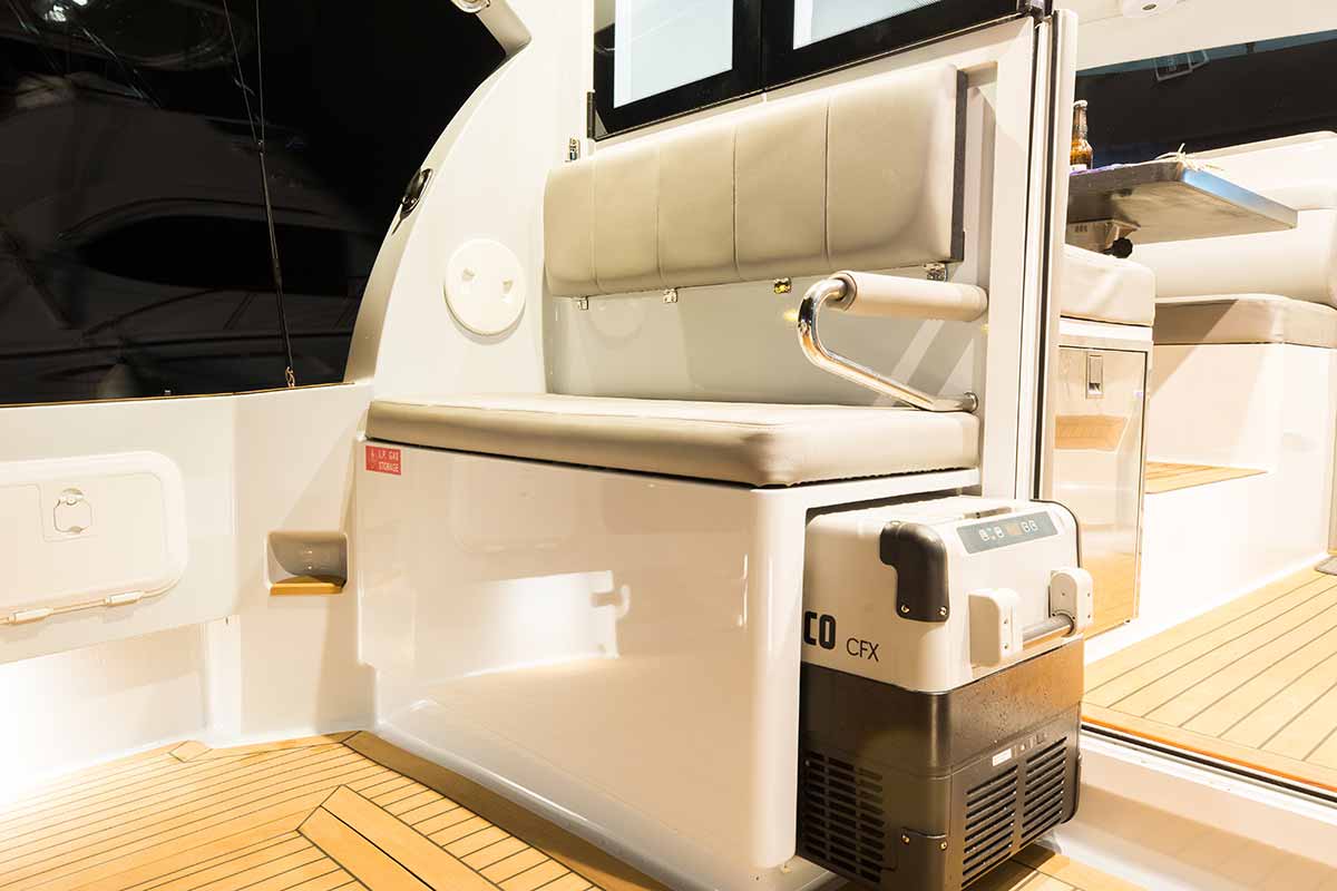 Dickey Boats Semifly 32