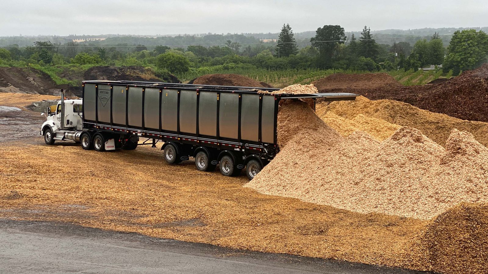 Premium Soil, Garden Mix & Mulch Products | Gray's Landscaping