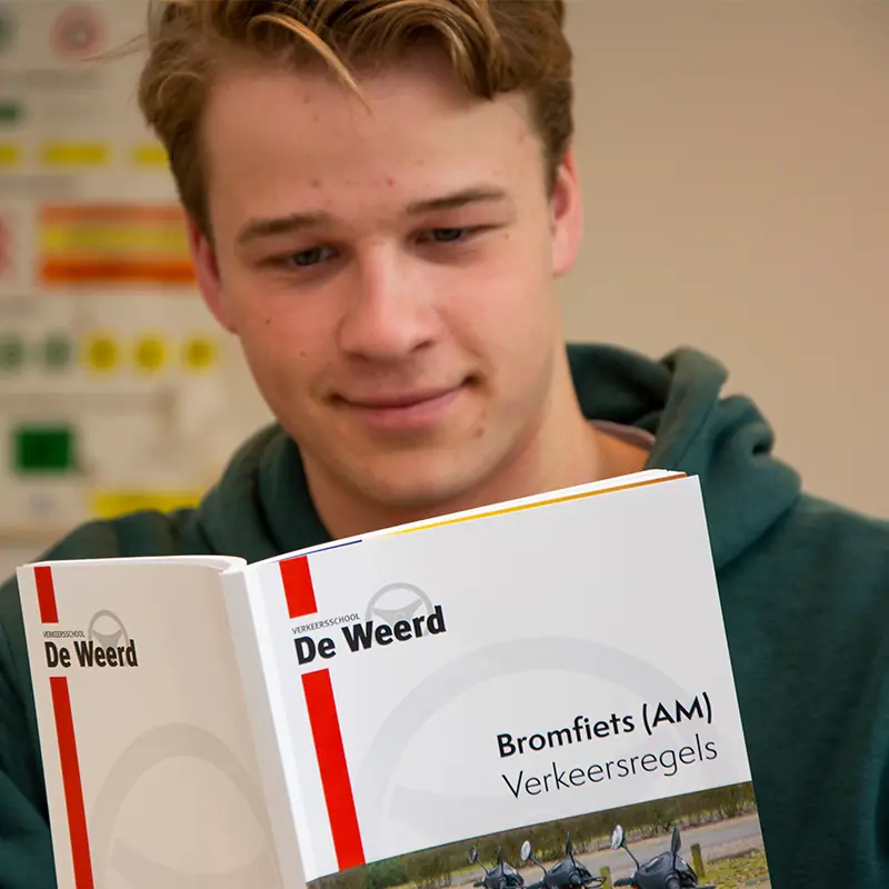 Haal snel je bromfiets rijbewijs (AM) | De Weerd