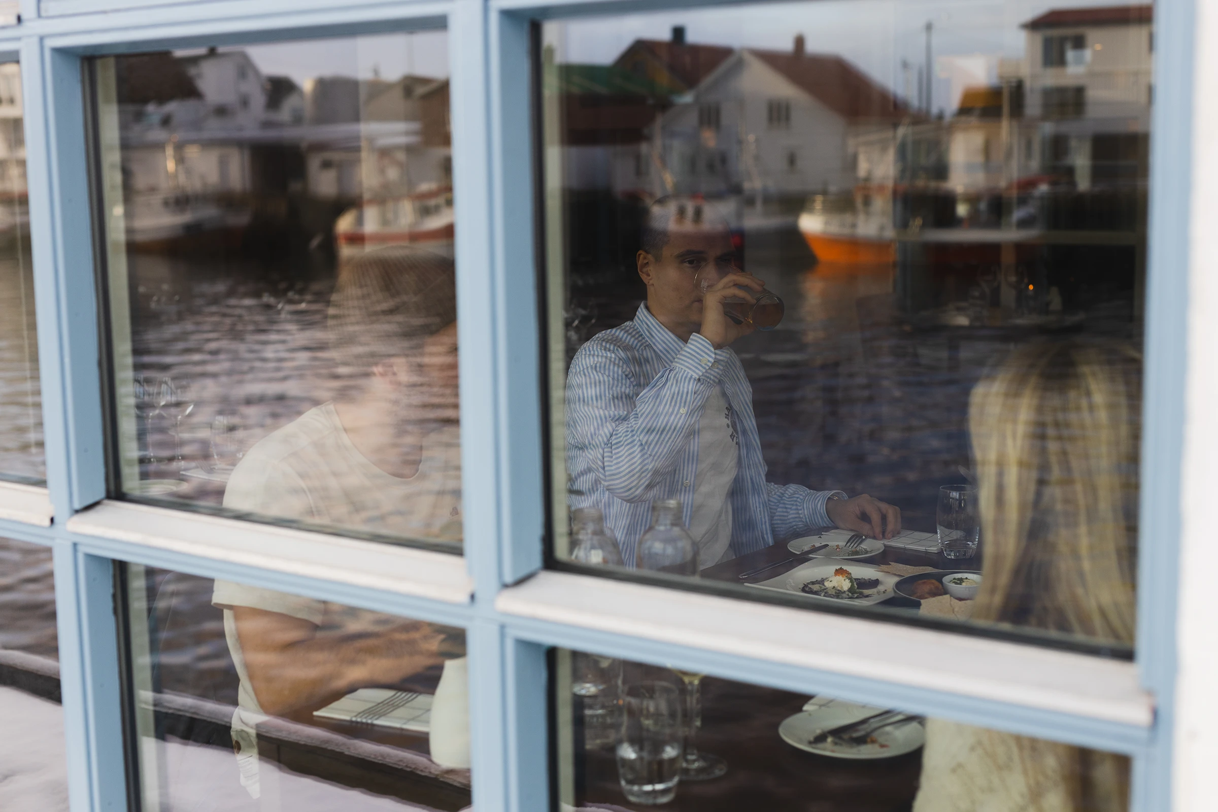 Kontakt – Fiskekrogen | Henningsværs eldste restaurant