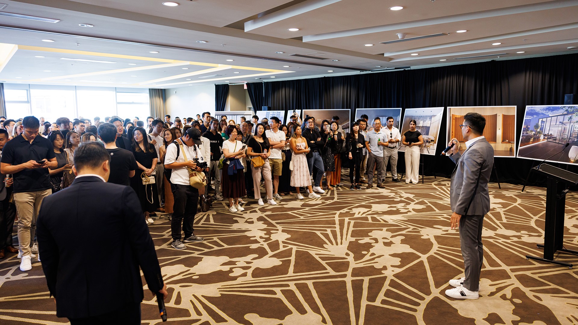 Running of a Successful Vancouver Gallery Event | Epic Inspired