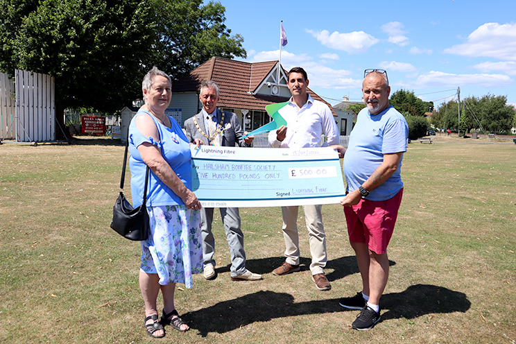 Lightning Fibre sponsors Hailsham Bonfire Society's 2022 Bonfire Night