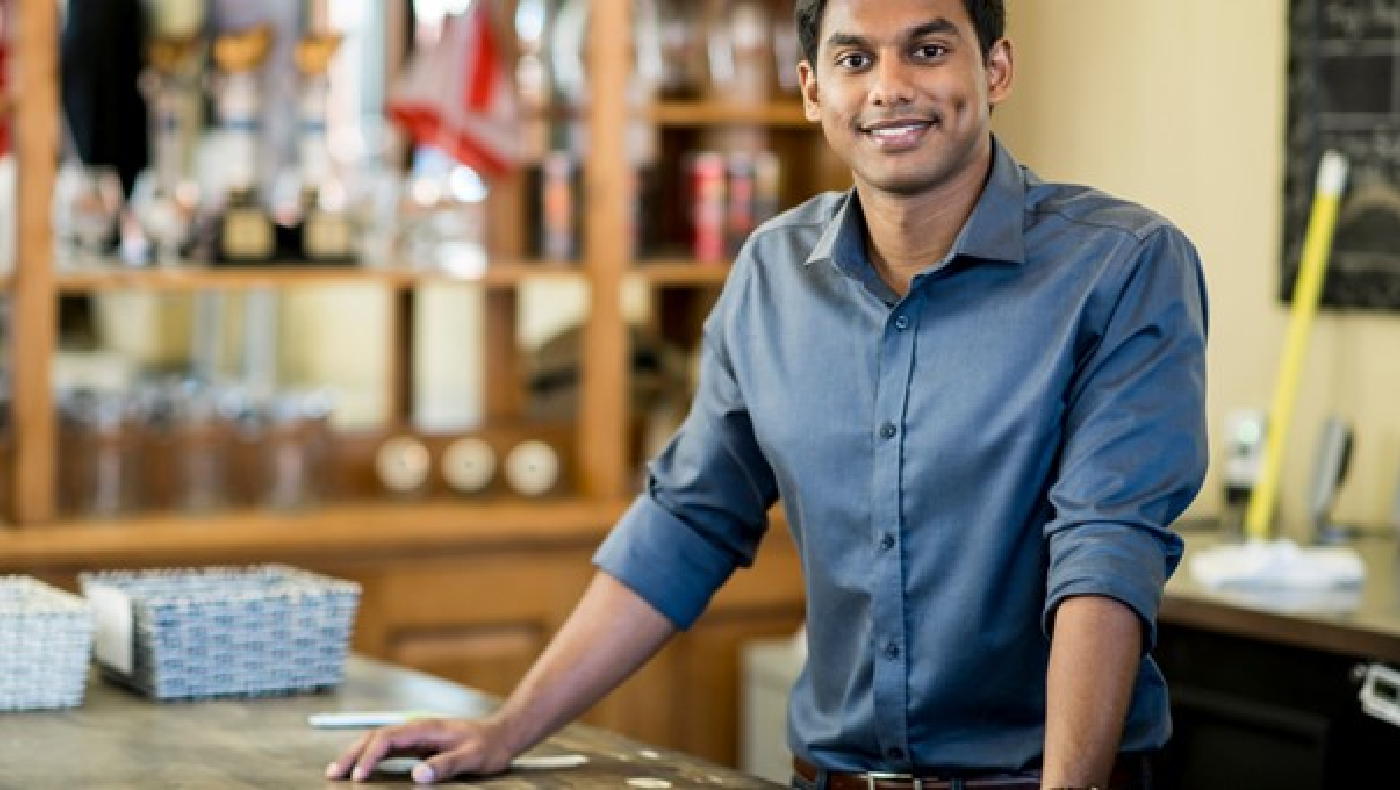 Small-business-owner-using-interactive-e-commerce-video