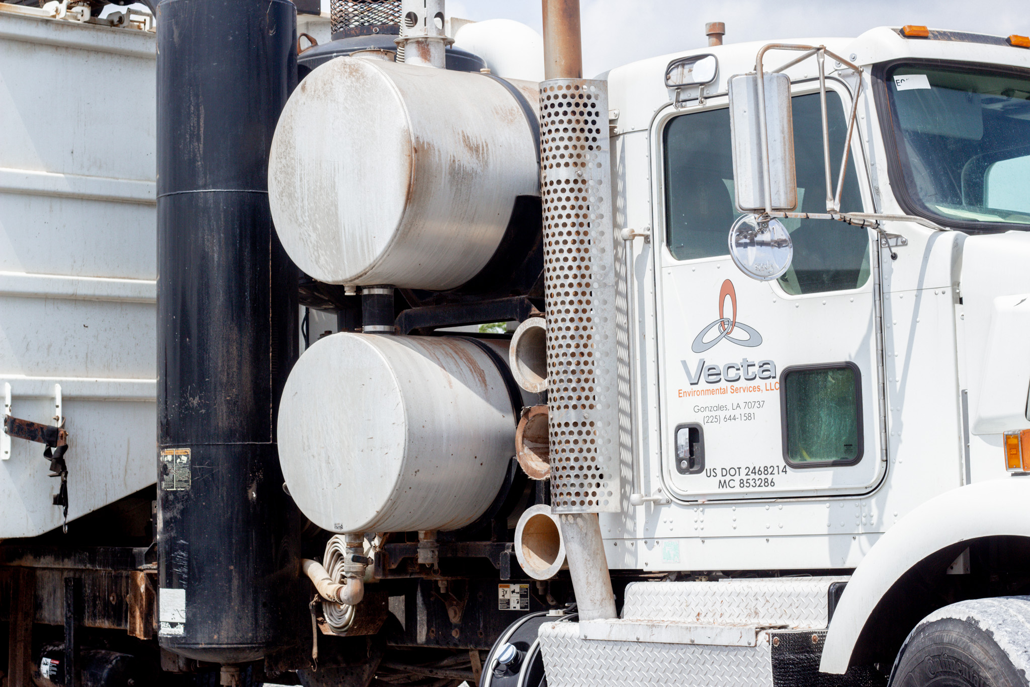 Wet & Dry Vacuuming Services | Vecta Environmental