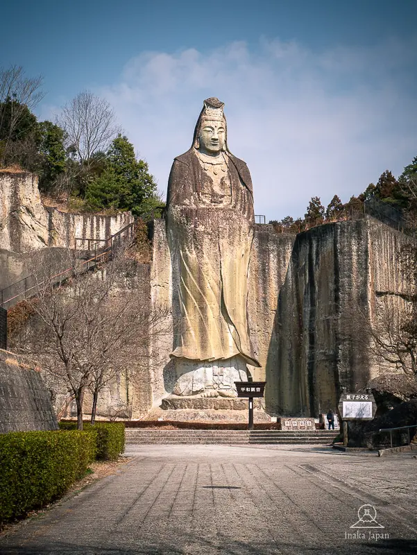 Statuen | Inaka Japan