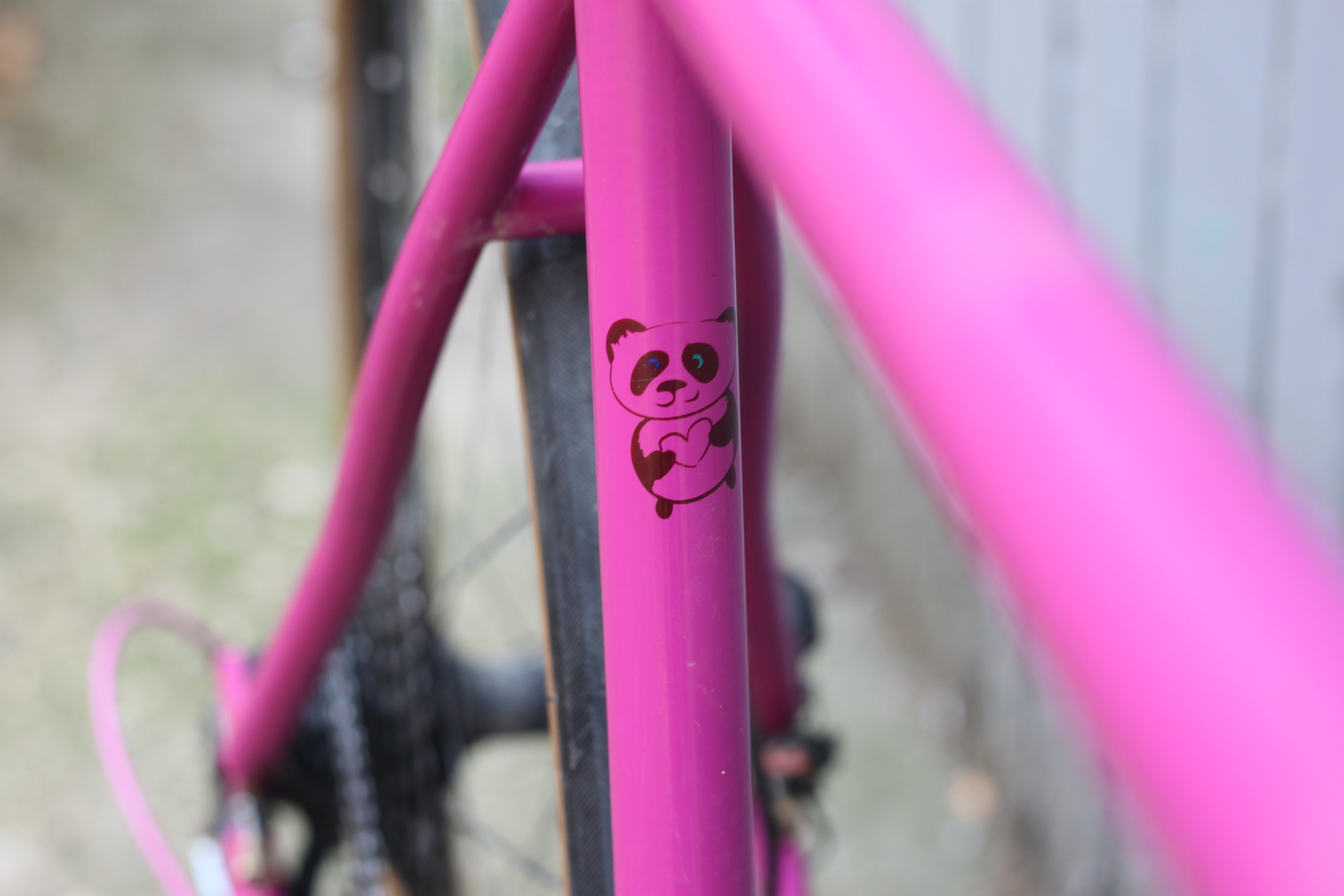 Jolie Rouge Cycles, un sur-mesure hors norme - Montage à la carte