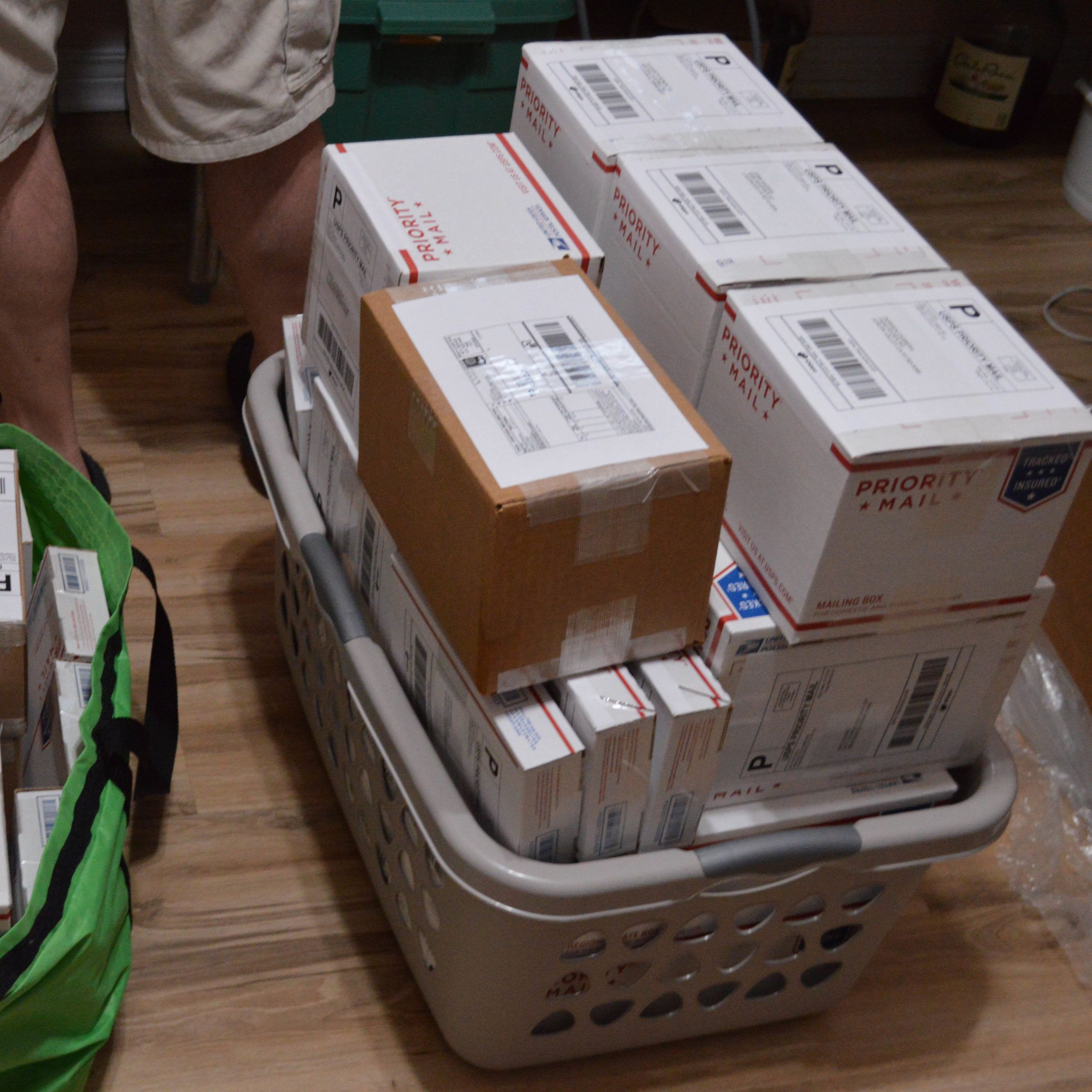 Mo' Natural | Shipping Soaps, Lotions, Oils