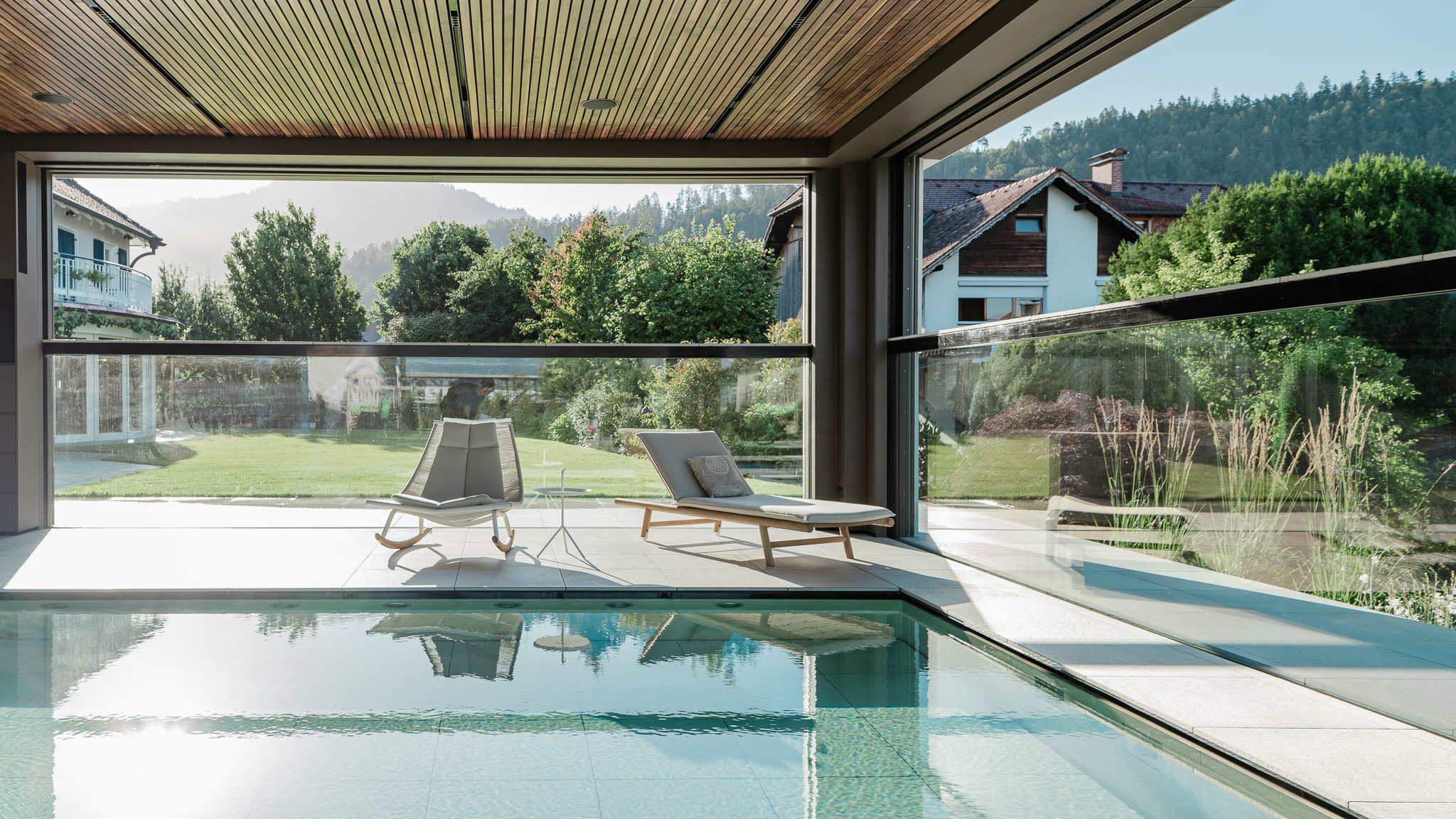 Categories | Descending Wall | Glo Fenestration