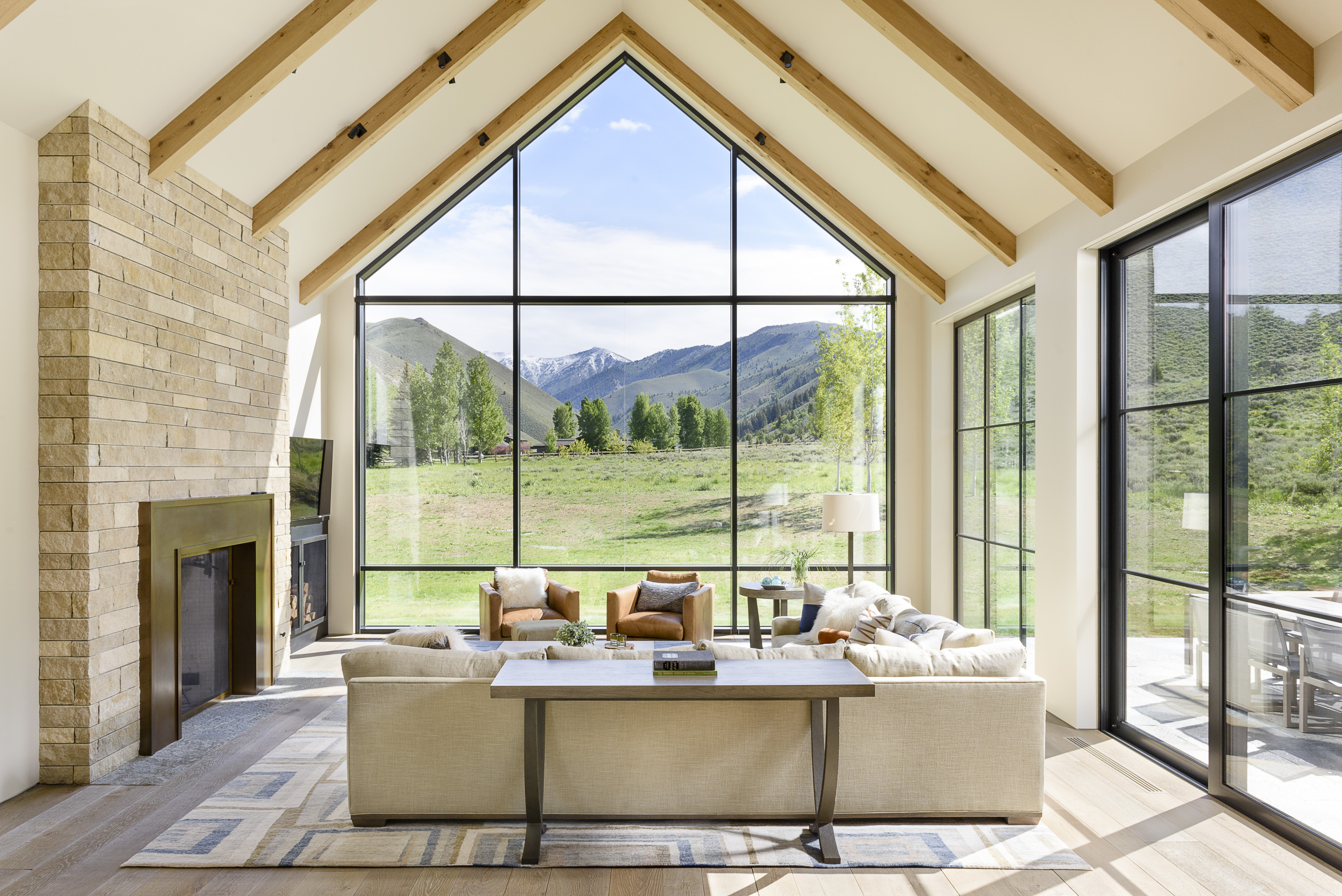 18165 | Sun Valley+Idaho by Glo Fenestration
