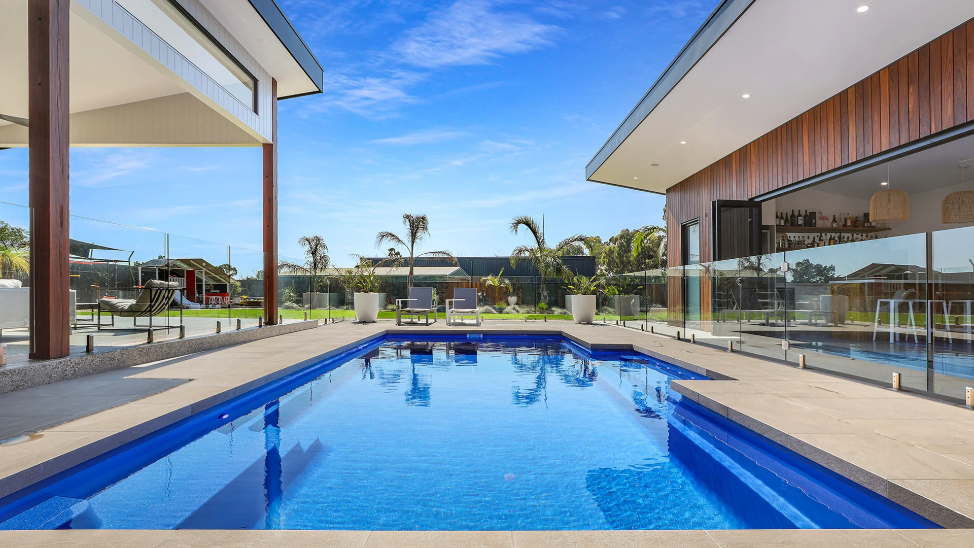 How do swimming pool vacuums work? A step-by-step explanation. | Poolz