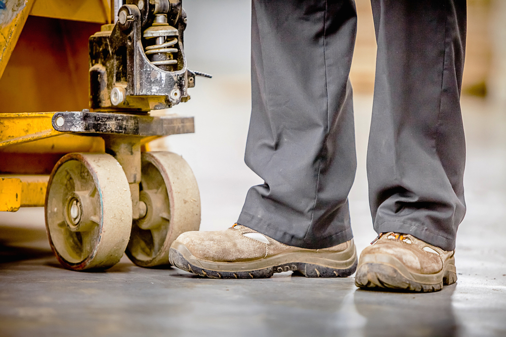 Do My Warehouse Workers Need Specific Safety Shoes?