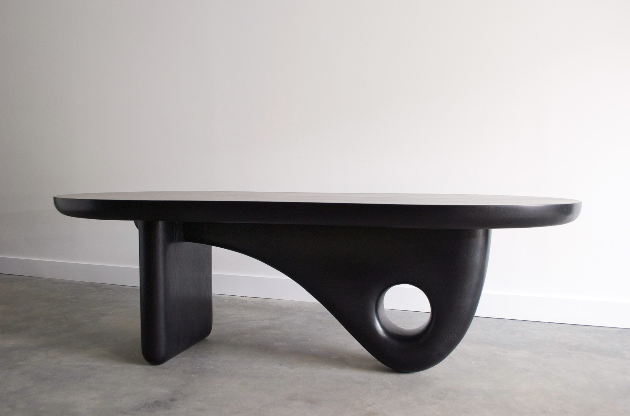 MOTO Dining Table