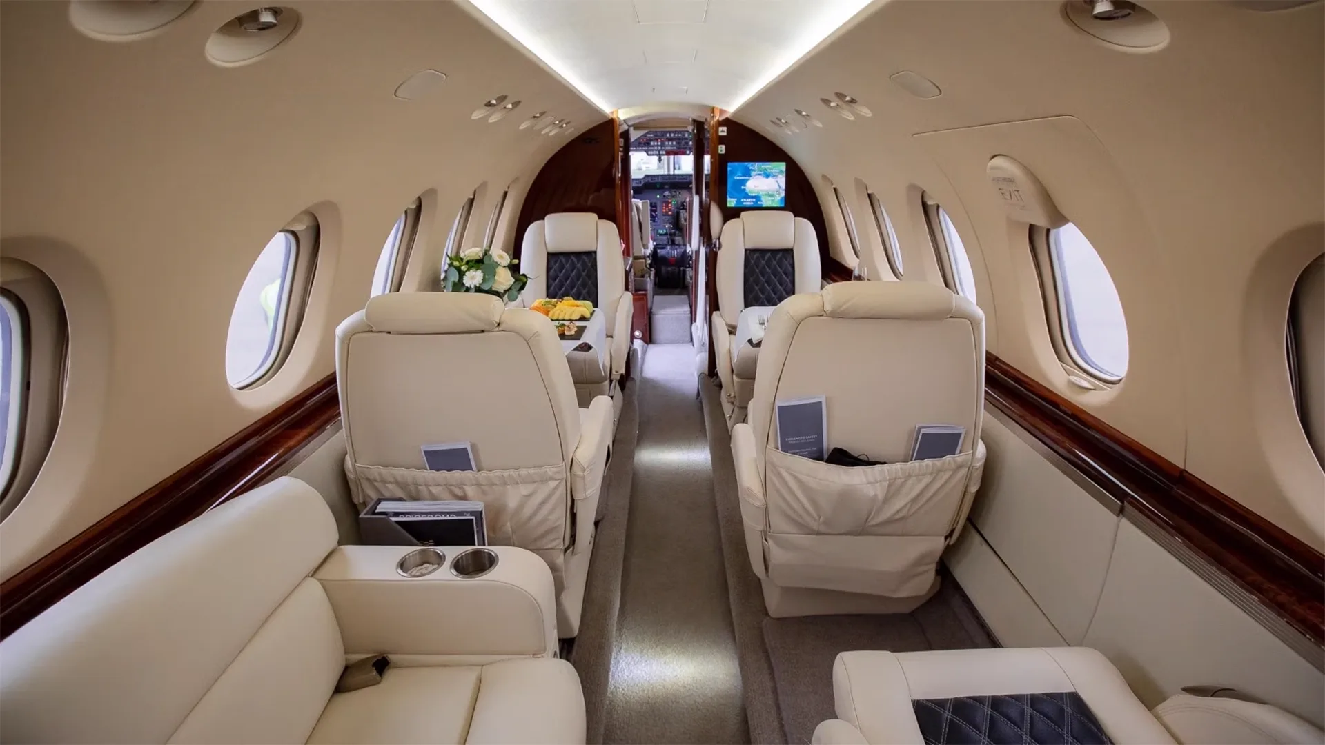 Charter A Hawker 750 | Global Charter