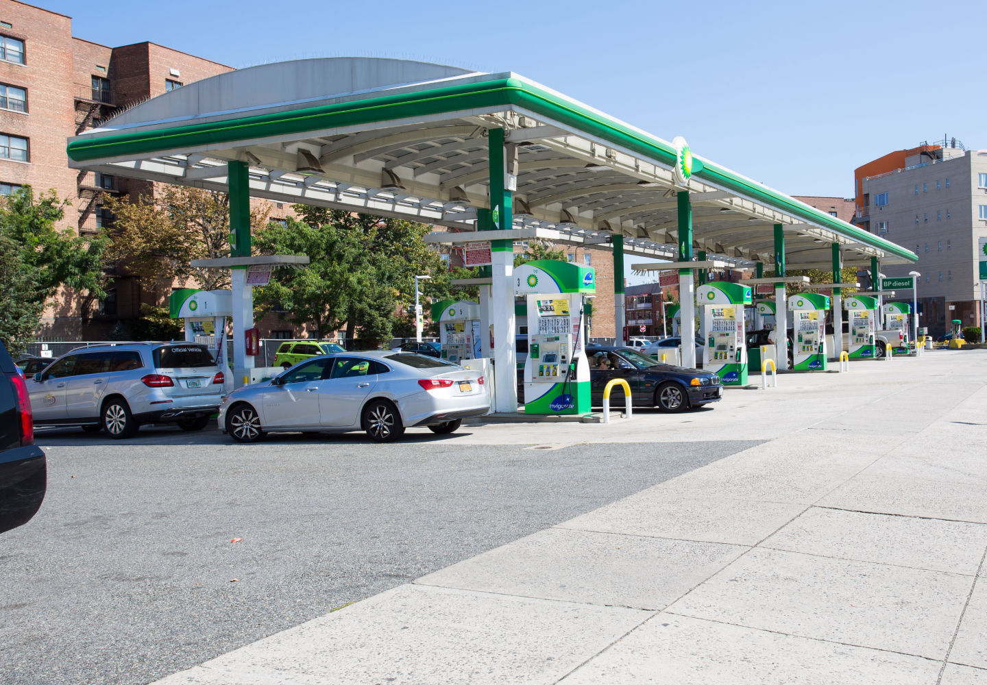 Largavista - BP Gas Station and 7-Eleven