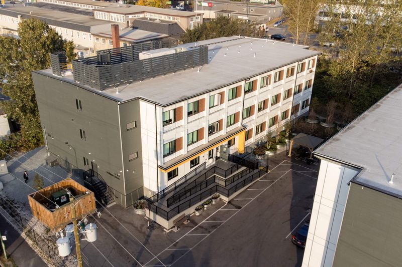 álewem — Community Builders