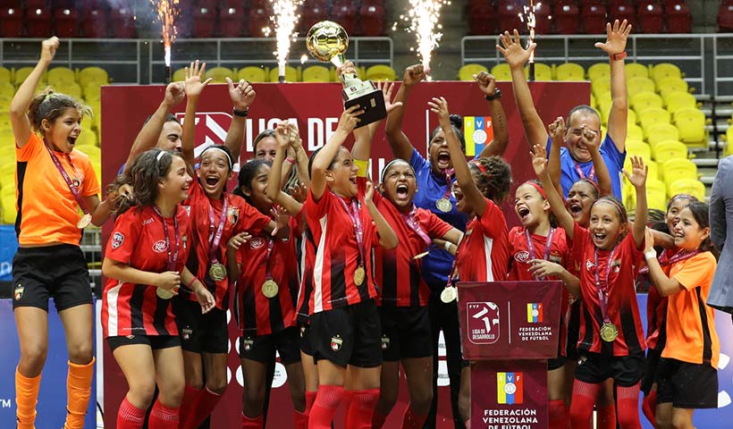 FVF | DEPORTIVO LARA CAMPEÓN DE LA LIGA DE DESARROLLO FEMENINA DE FUTSAL