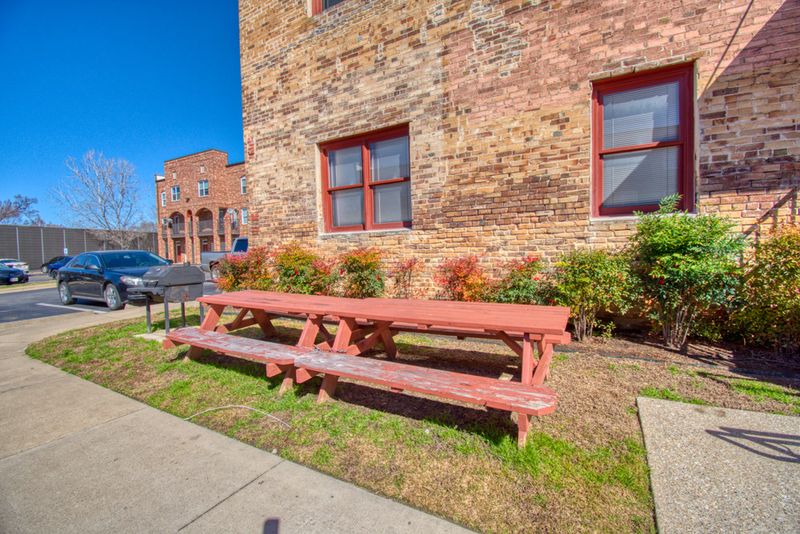 Luxury Apartment Tyler - Tyler Apartment for Rent | Moore Grocery Lofts