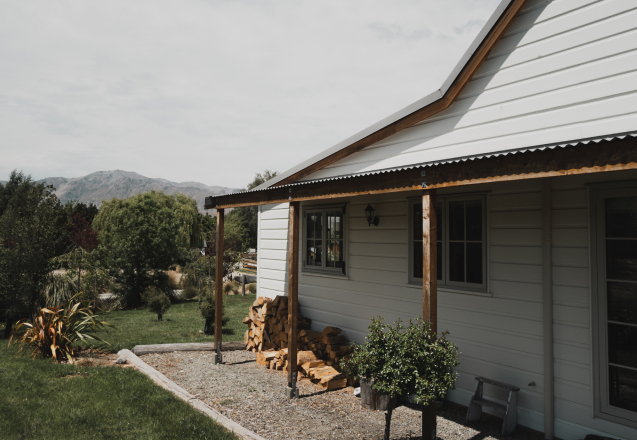 Luxury Alpine Lodges in Lake Tekapo | Cairns Alpine Resort and Golf Club