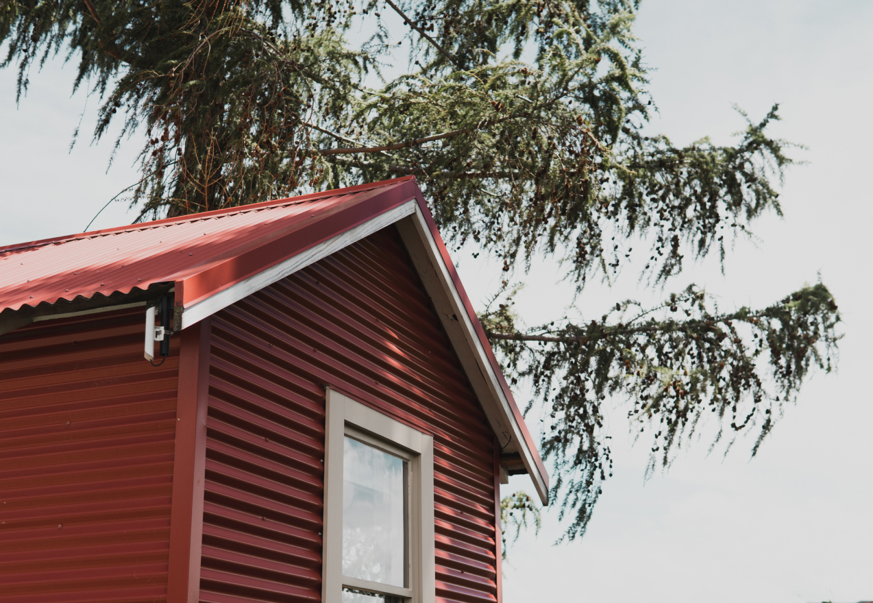 The Red Hut | Cairns Alpine Resort and Golf Club
