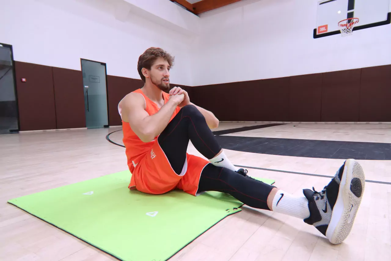 Cross step sit ups — Level Up Basketball