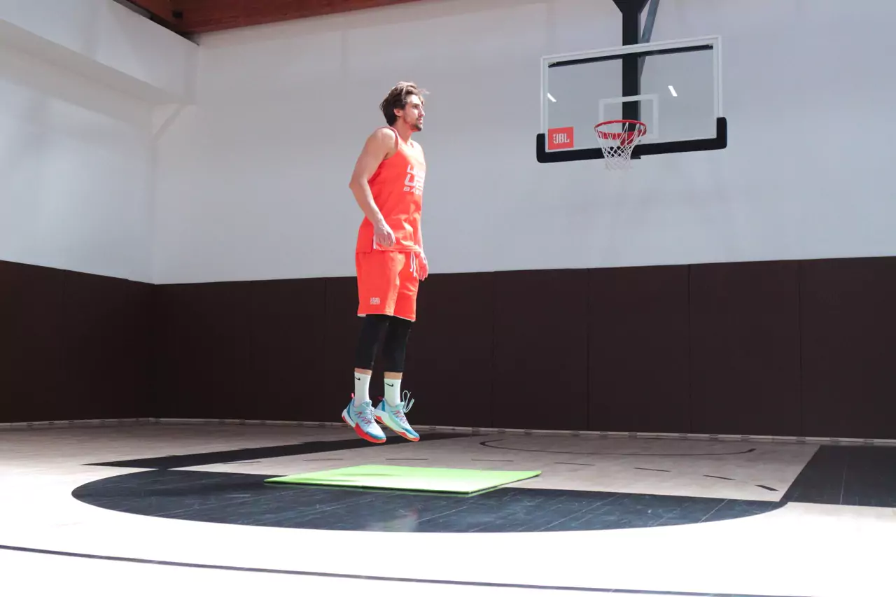 2 steps jumps — Level Up Basketball