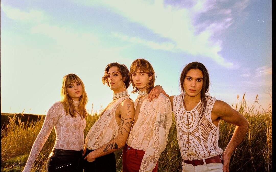 Måneskin ร็อกเกอร์ผู้ใช้คอสตูมบอกทุกคนว่า ‘จงเป็นตัวเองโดยไม่ต้องแคร์ ...