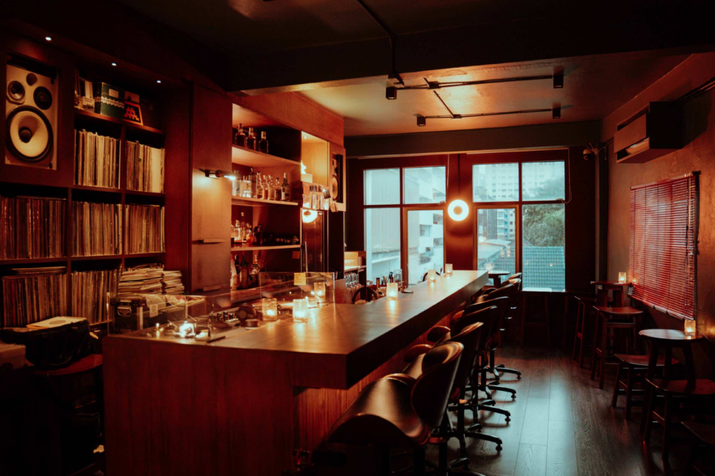 Shaping the Golden Era of Vinyl Bar: Modern-Day Culture ไวนิลบาร์ที่ ...