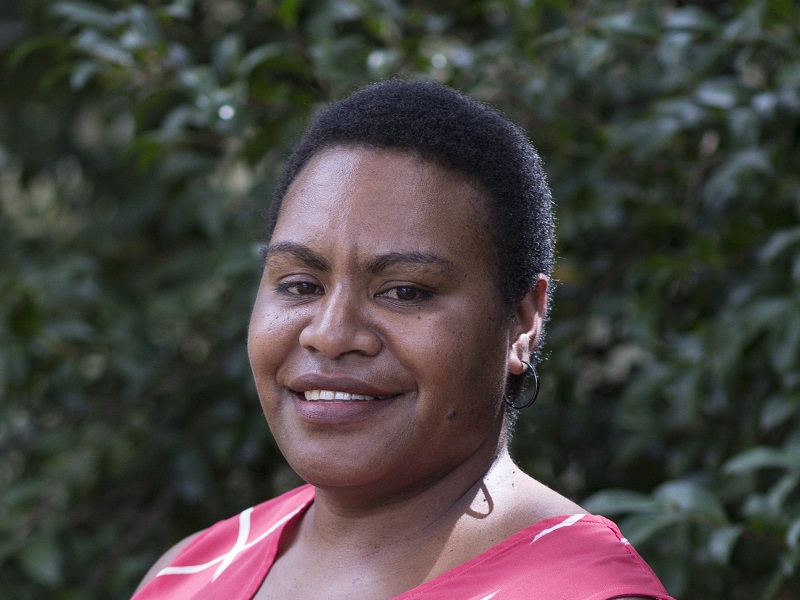 Luanne Isikel Borle shares New Ireland Province’s first eLibrary with ...