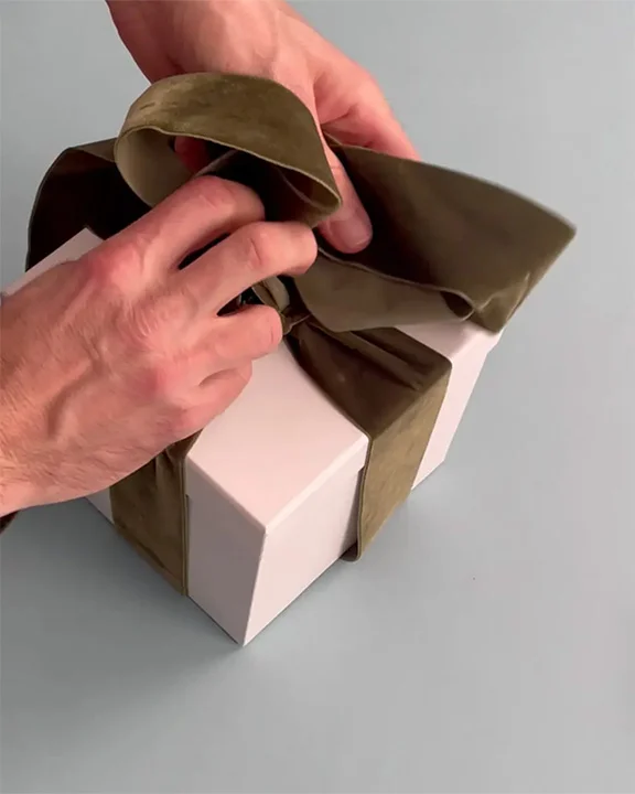 How to Tie The Perfect Bow