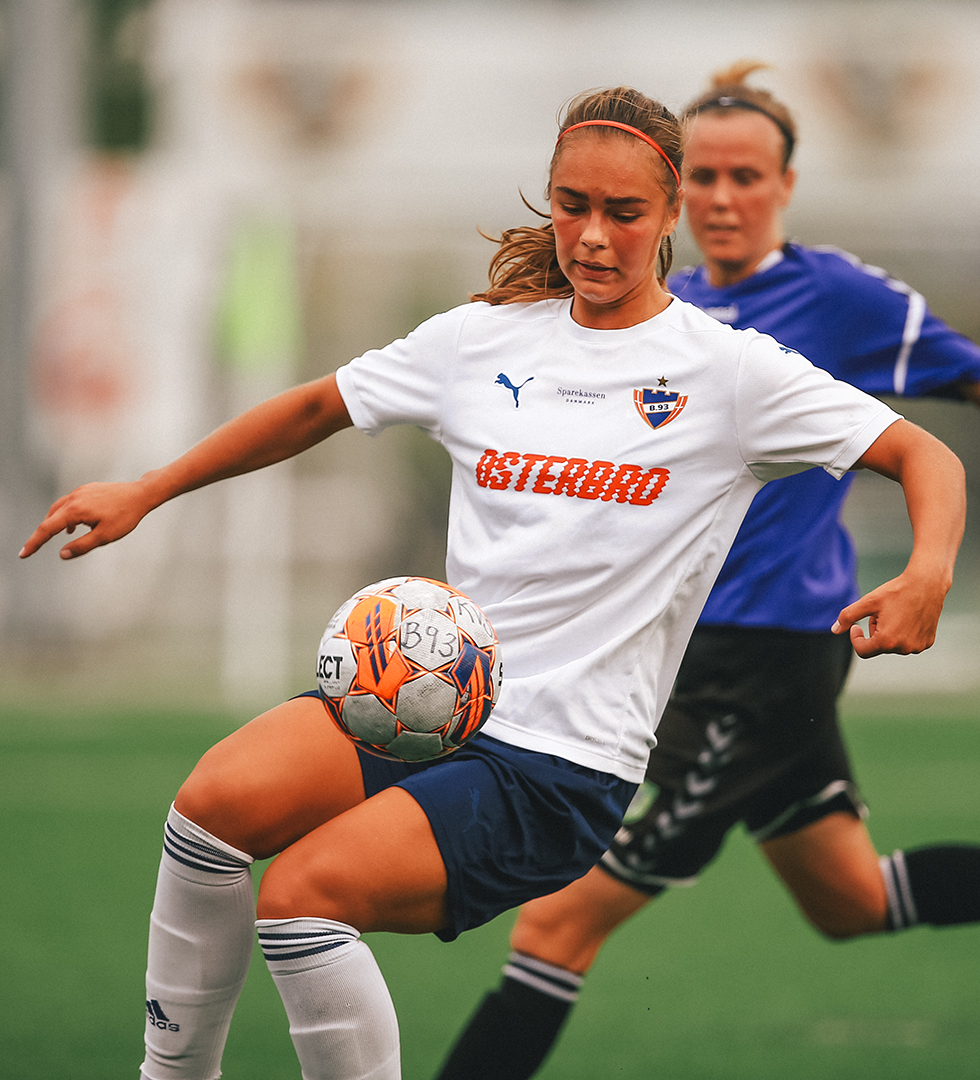 Tre på stribe - B.93