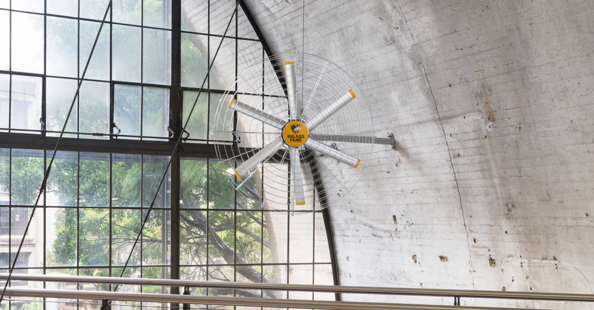 Our Fans - Pivot Wall Fan | Jet Black Fan Systems