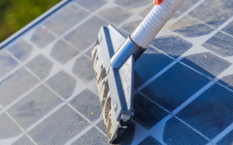 How to Clean Solar Panels to Boost Solar Energy Output?
