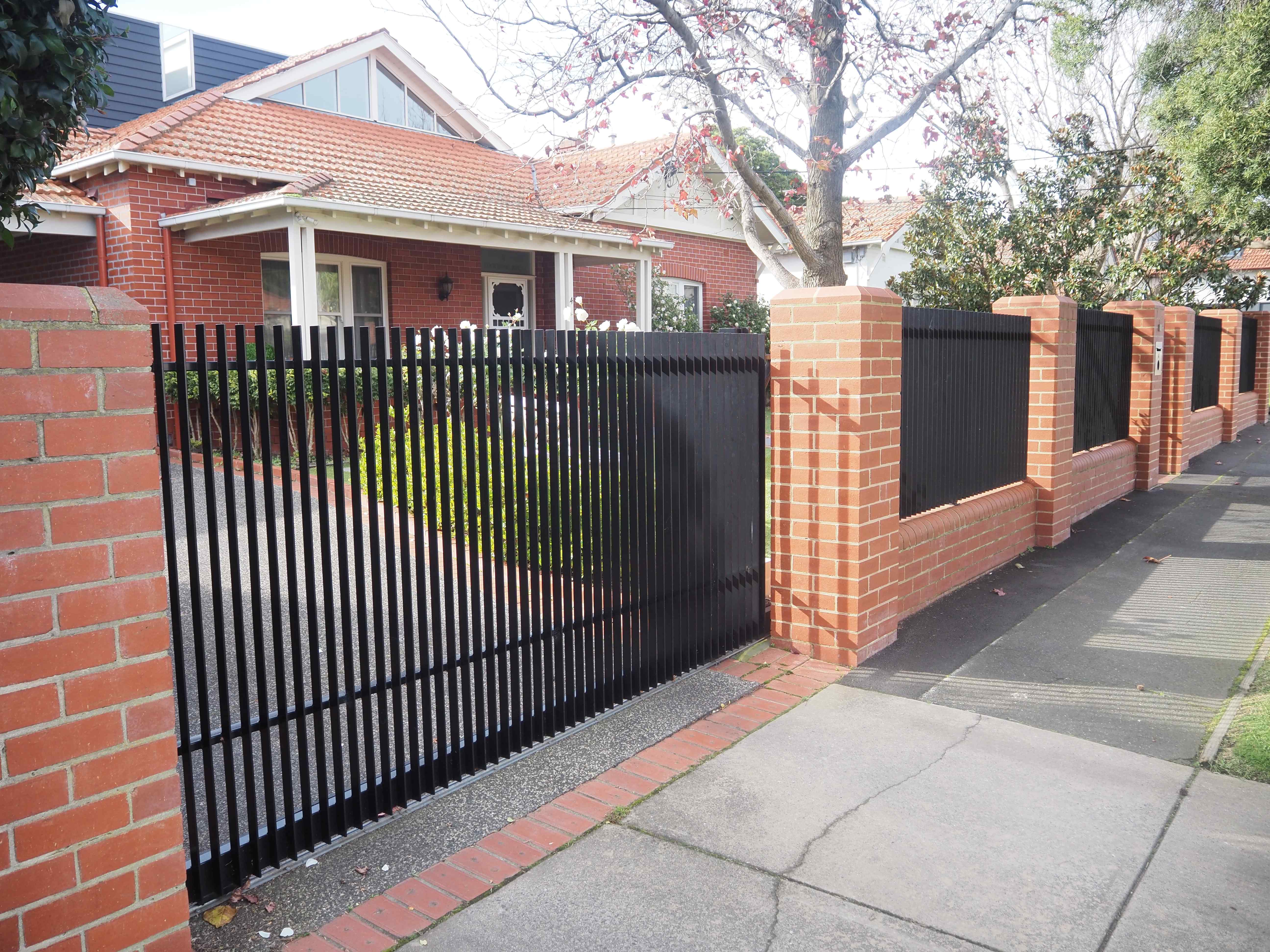 Dwyer Brick Fences | Brickwork Projects and Videos